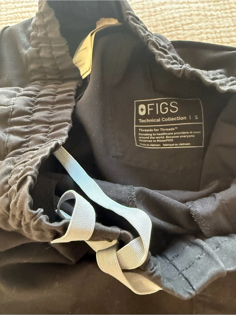 Figs | Pants & Jumpsuits | Figs Black Uman Relaxed Johger Scrub Pants ...